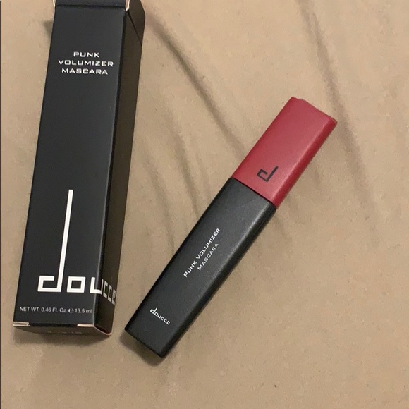 Doucce | Makeup | New Volumizer Mascara By Doucce In Black | Poshmark